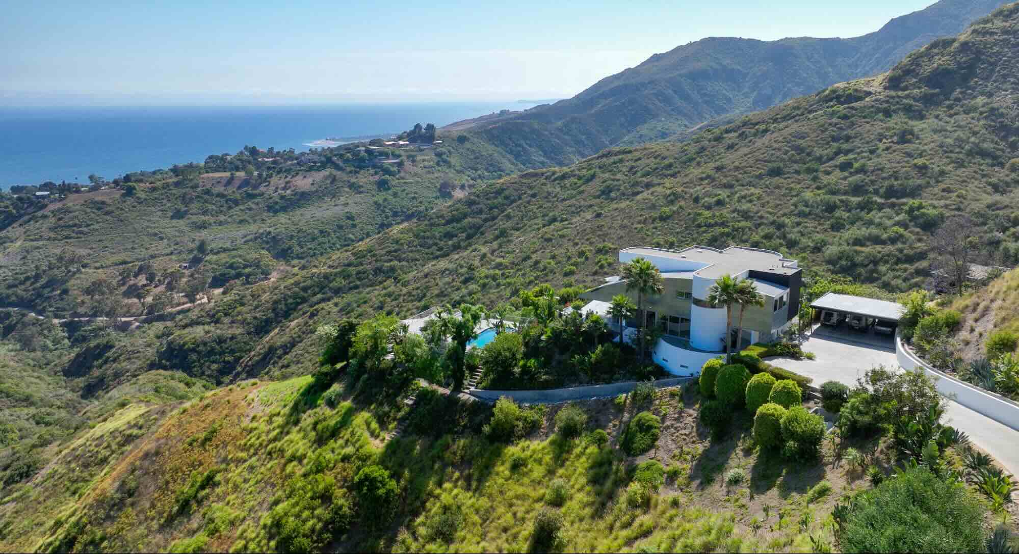 21940 Lamplighter Lane: A Modernist Retreat in Malibu’s Tranquil Hills ...